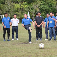 RIAUPAGI.com | Danlanud Rsn Marsma TNI Ian Fuady Tendang Bola Pertama ...