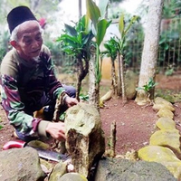 RIAUPAGI.com | Makam Eyang Entang yang Sederhana Dikenal Dahulunya ...