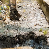 RIAUPAGI.com | Banyak Drainase Alami Pendangkalan dan Tersumbat Sampah ...