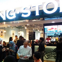 RIAUPAGI.com | Wingstop Salah Satu Destinasi Kuliner Favorit Buka Gerai di Living World Pekanbaru