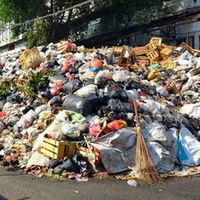 RIAUPAGI.com | Pj Walikota Peringatkan PT EPP Tuntaskan Tumpukan Sampah, 'yang Sudah Timbulkan ...